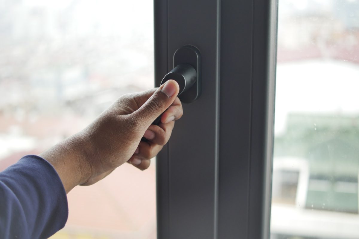 Top 5 Advanced Locking Mechanisms for Modern Windows - CAPOR Renovations